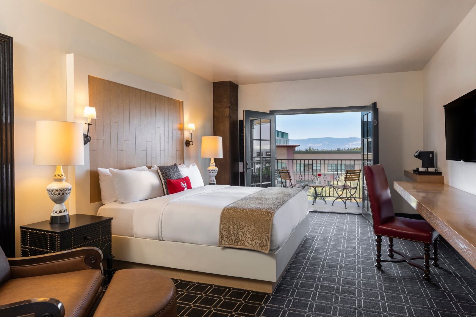 Valencia Hotel Group | Hotel Management and Development Expertise